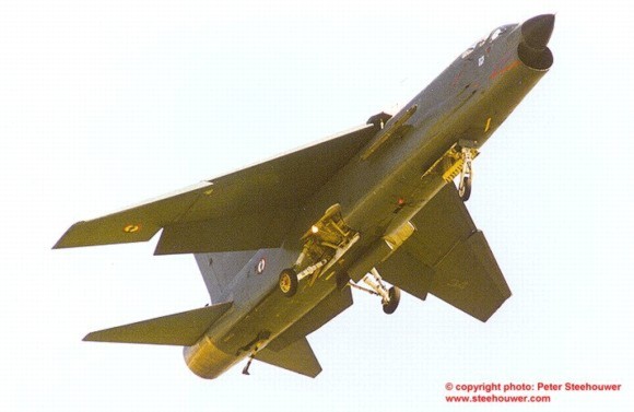 MILAVIA Aircraft - Vought F-8 Crusader (F8U) Picture Gallery