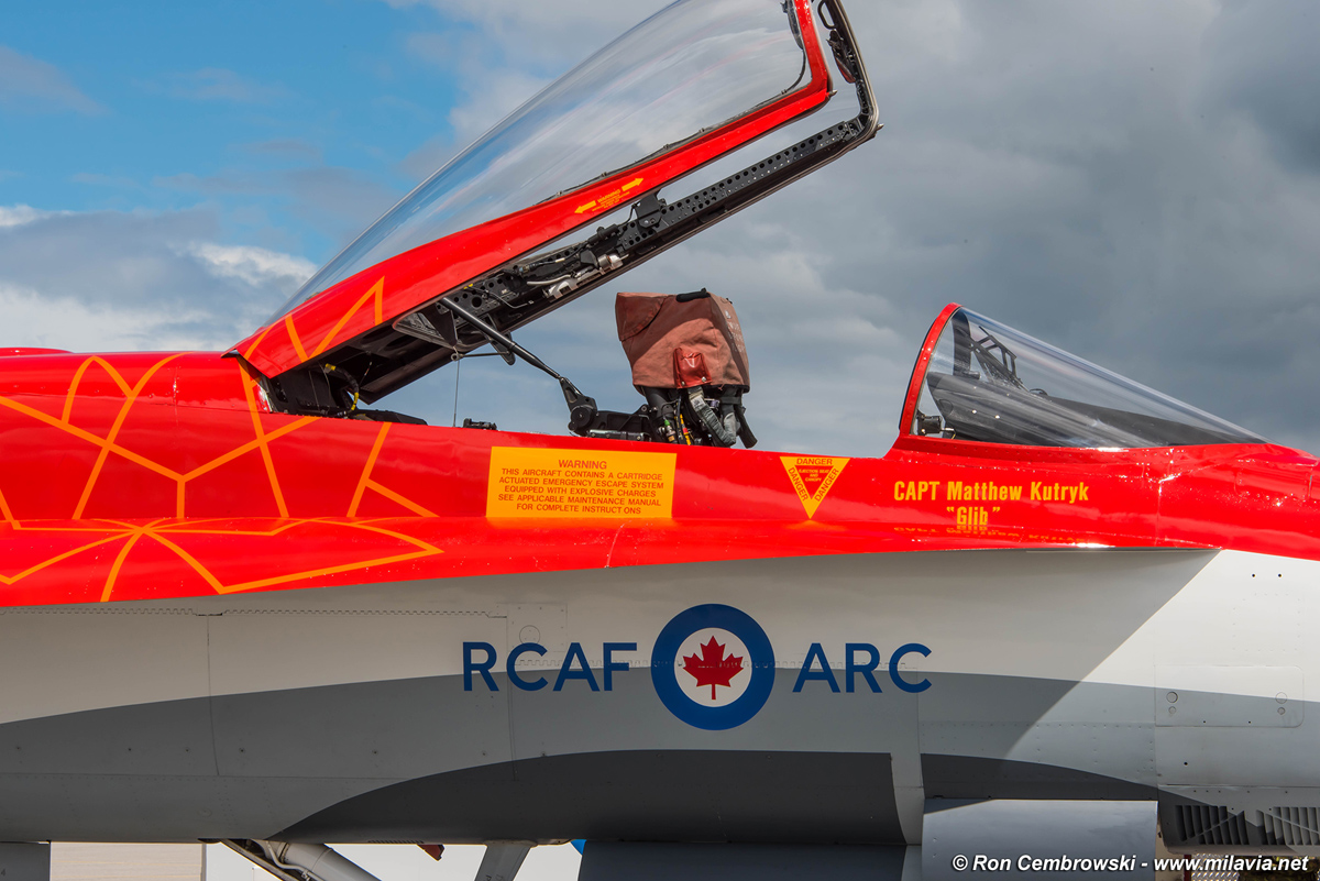 MILAVIA Air Shows - Illuminate Barrie Kickoff Air Show - Kempenfelt Bay ...