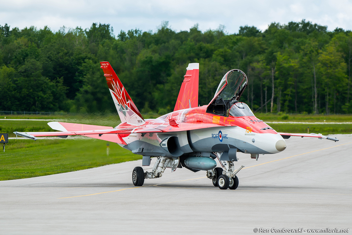 MILAVIA Air Shows - Illuminate Barrie Kickoff Air Show - Kempenfelt Bay ...