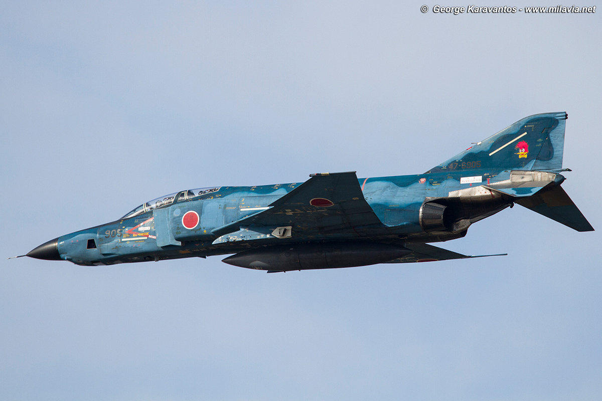 MILAVIA Air Shows - JASDF Hyakuri Air Show 2018 - 302 Hikotai Phantoms ...