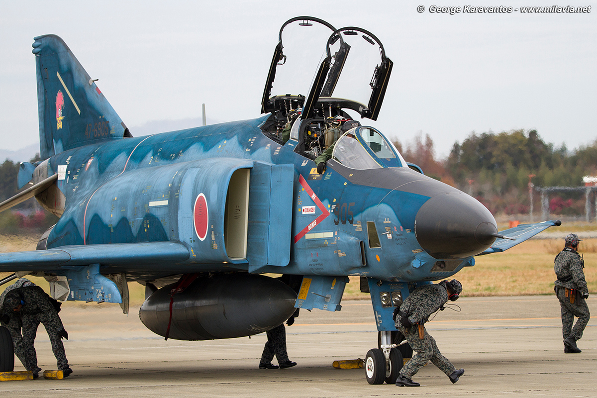 MILAVIA Air Shows - JASDF Hyakuri Air Show 2018 - 302 Hikotai Phantoms ...