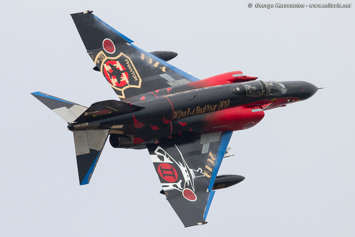 MILAVIA Air Shows - JASDF Hyakuri Air Show 2018 - 302 Hikotai Phantoms ...