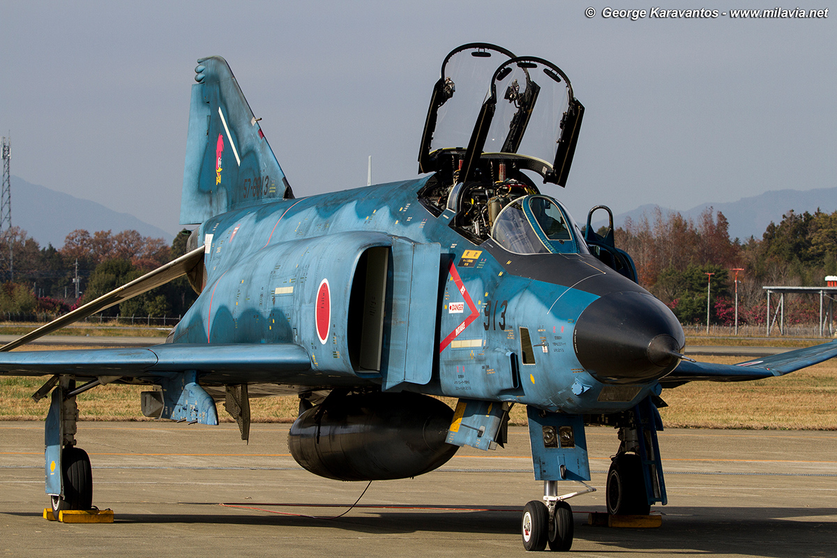 MILAVIA Air Shows - JASDF Hyakuri Air Show 2018 - 302 Hikotai Phantoms ...