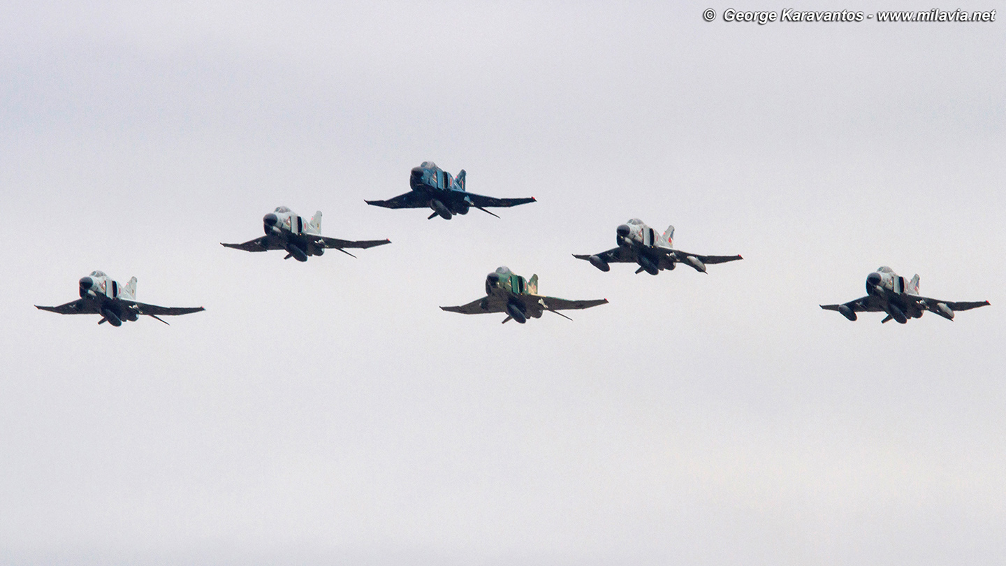 MILAVIA Air Shows - JASDF Hyakuri Air Show 2018 - 302 Hikotai Phantoms ...