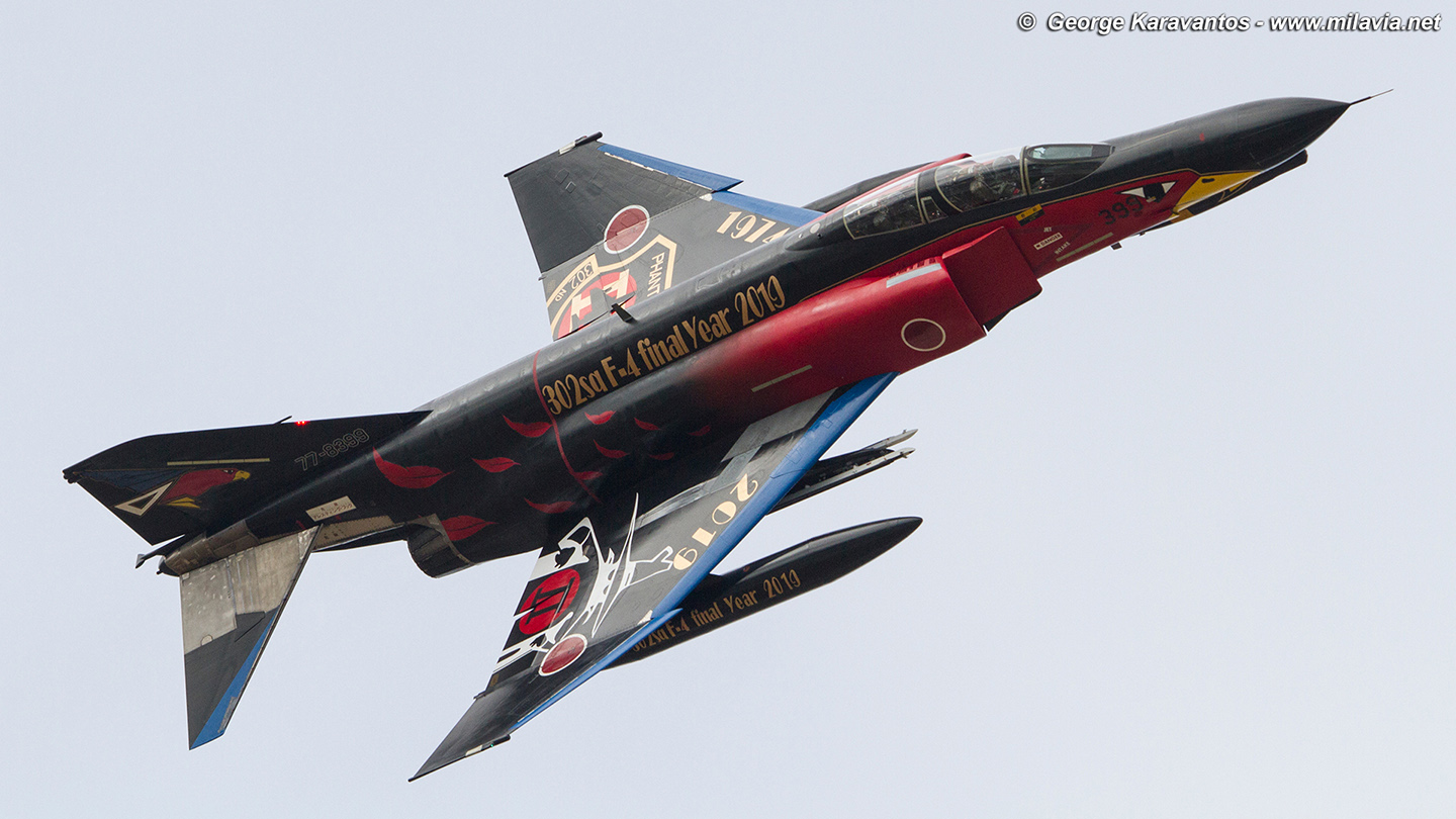MILAVIA Air Shows - JASDF Hyakuri Air Show 2018 - 302 Hikotai Phantoms ...
