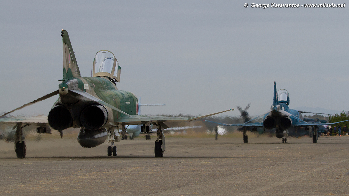 MILAVIA Air Shows - JASDF Hyakuri Air Show 2018 - 302 Hikotai Phantoms ...