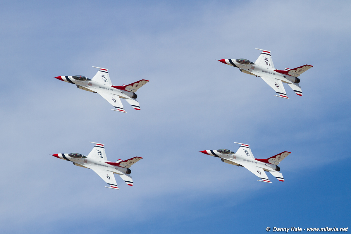 MILAVIA Air Shows - Los Angeles County Air Show 2015 - Fox Airport in ...