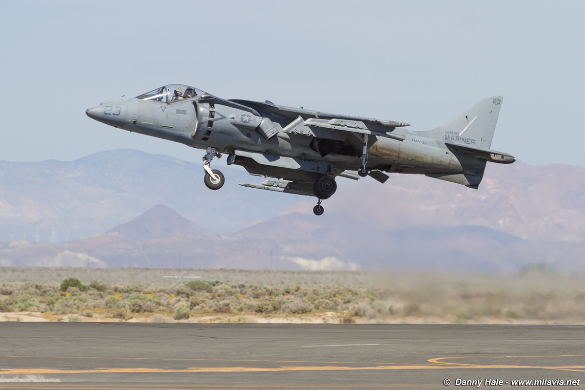 MILAVIA Air Shows - Los Angeles County Air Show 2015 - Fox Airport in ...