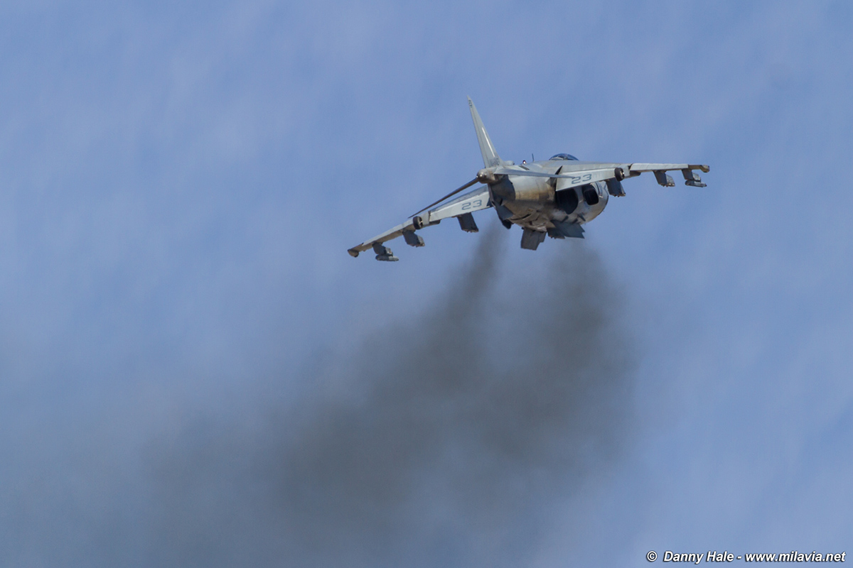 MILAVIA Air Shows - Los Angeles County Air Show 2015 - Fox Airport in ...