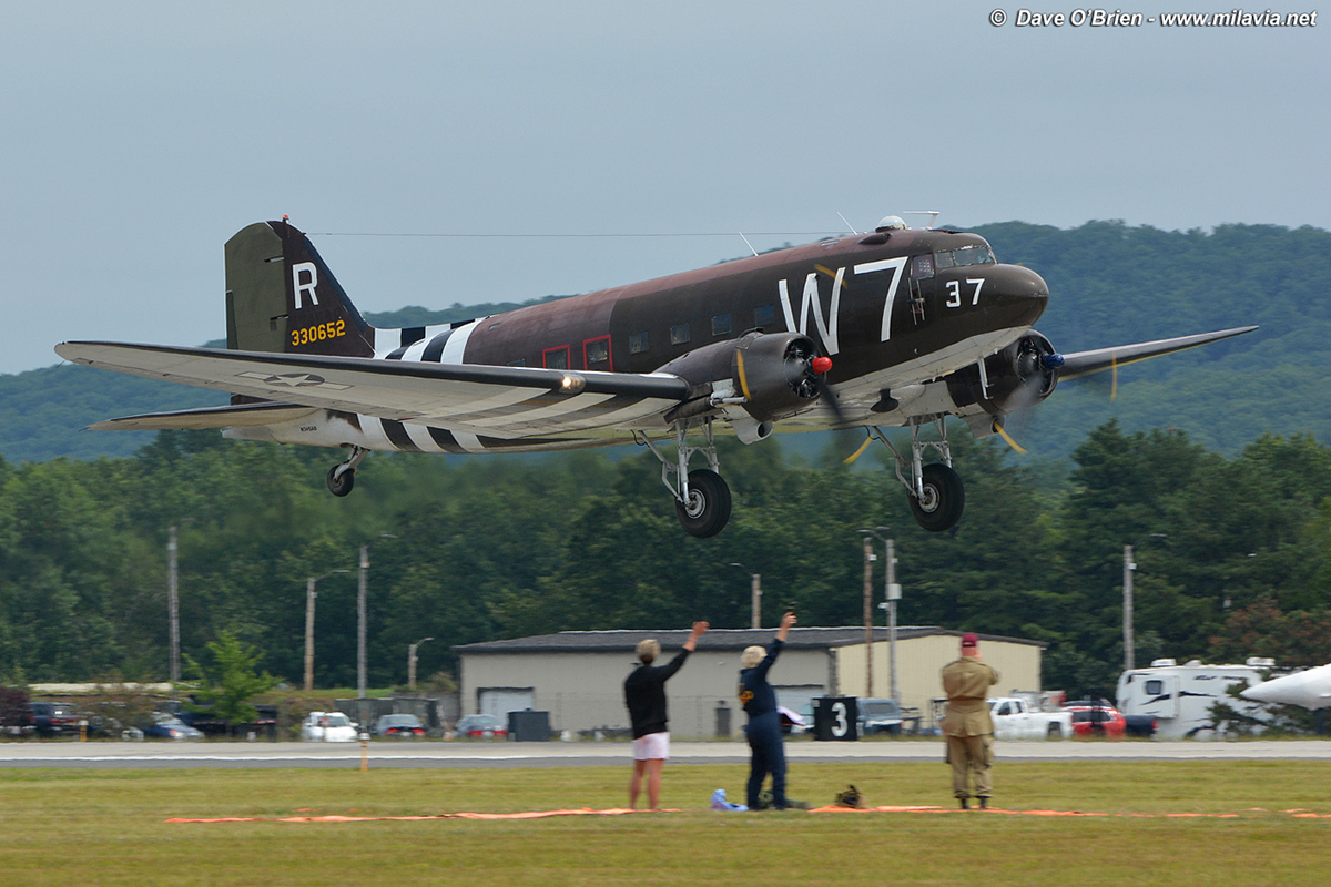 MILAVIA Air Shows - Westfield International Air Show 2017 - Barnes ANGB, MA