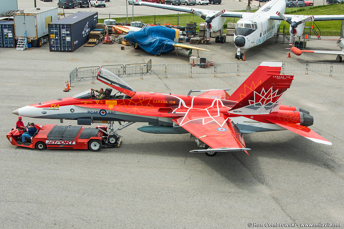 RCAF CF-18 Hornet 'Canada 150' Demo stopover Canadian Warplane Heritage ...