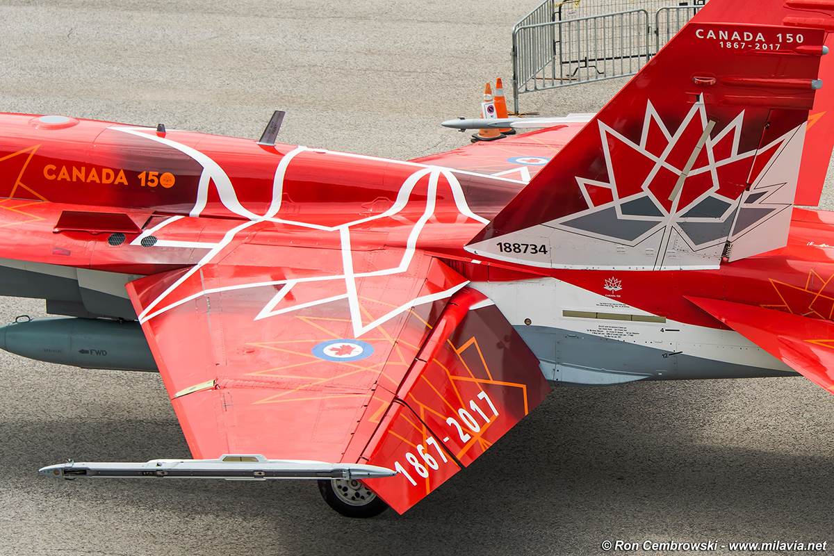 RCAF CF-18 Hornet 'Canada 150' Demo stopover Canadian Warplane Heritage ...