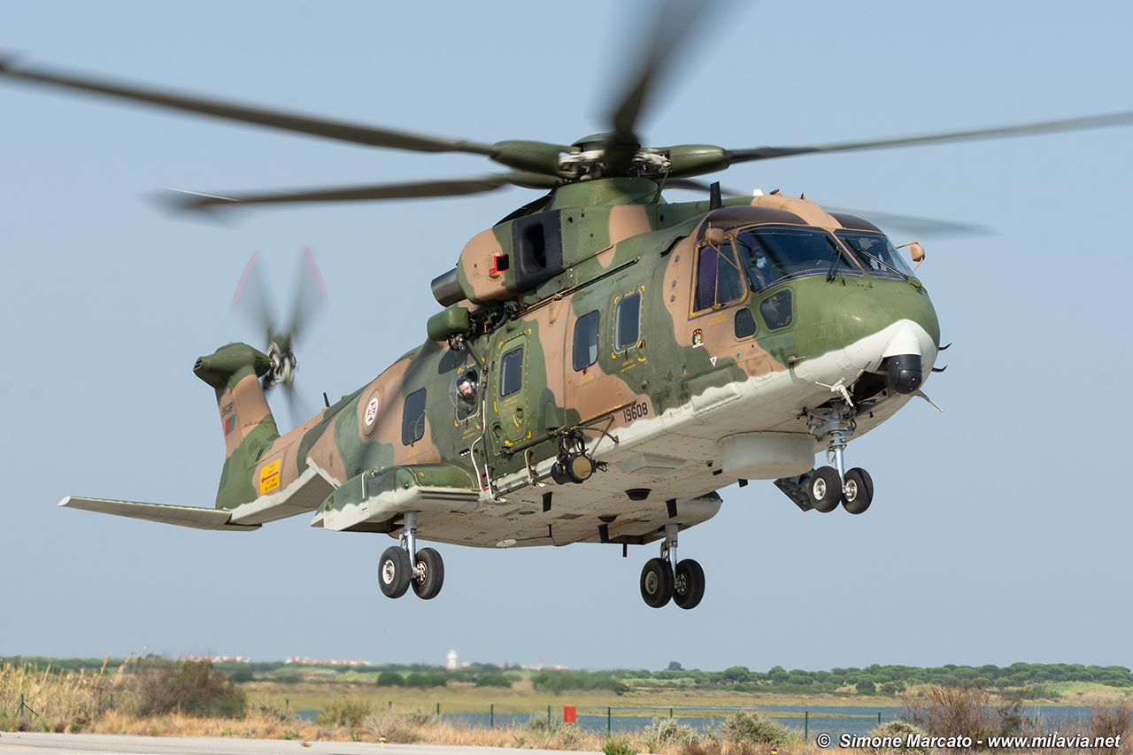 Força Aérea Portuguesa Esquadra 751 "Pumas" - BA6 Montijo, Portugal ...