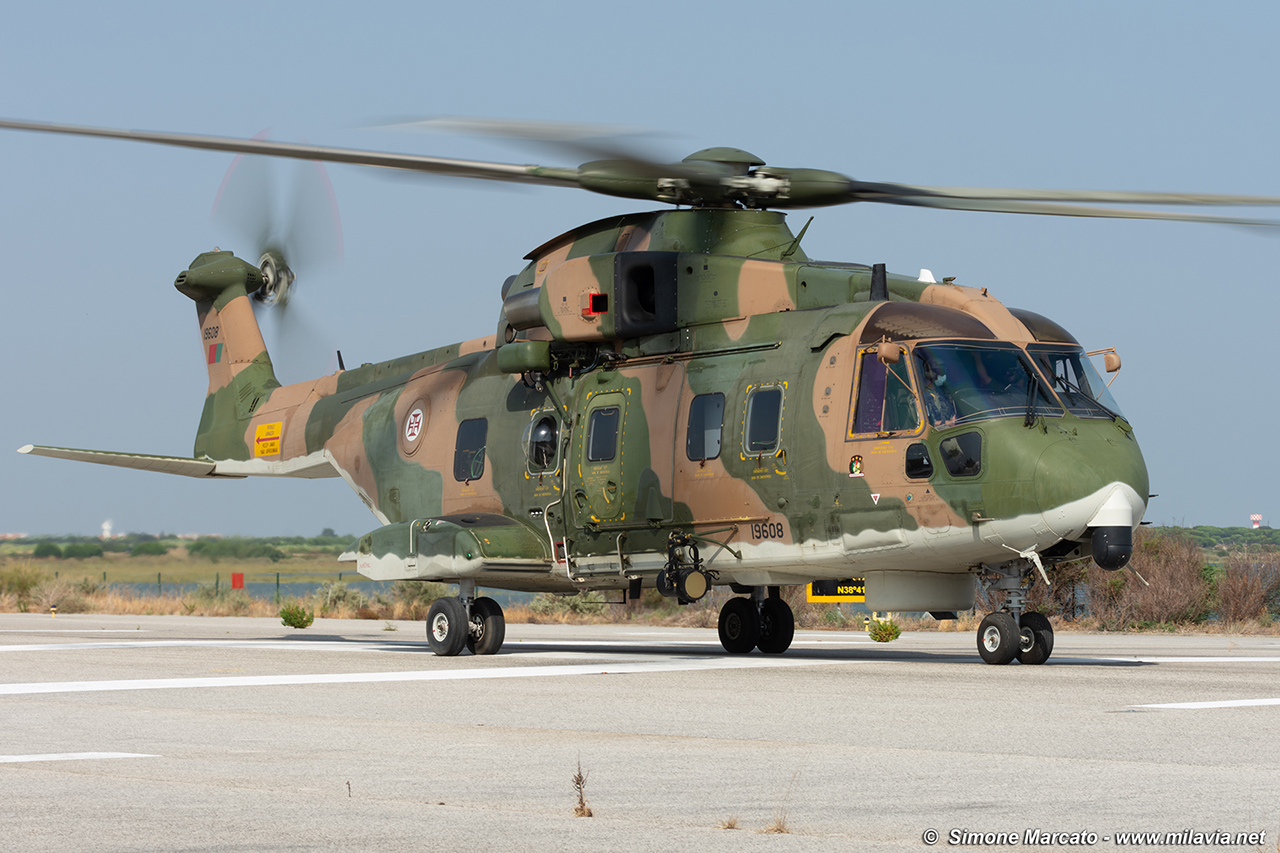 Força Aérea Portuguesa Esquadra 751 "Pumas" - BA6 Montijo, Portugal ...