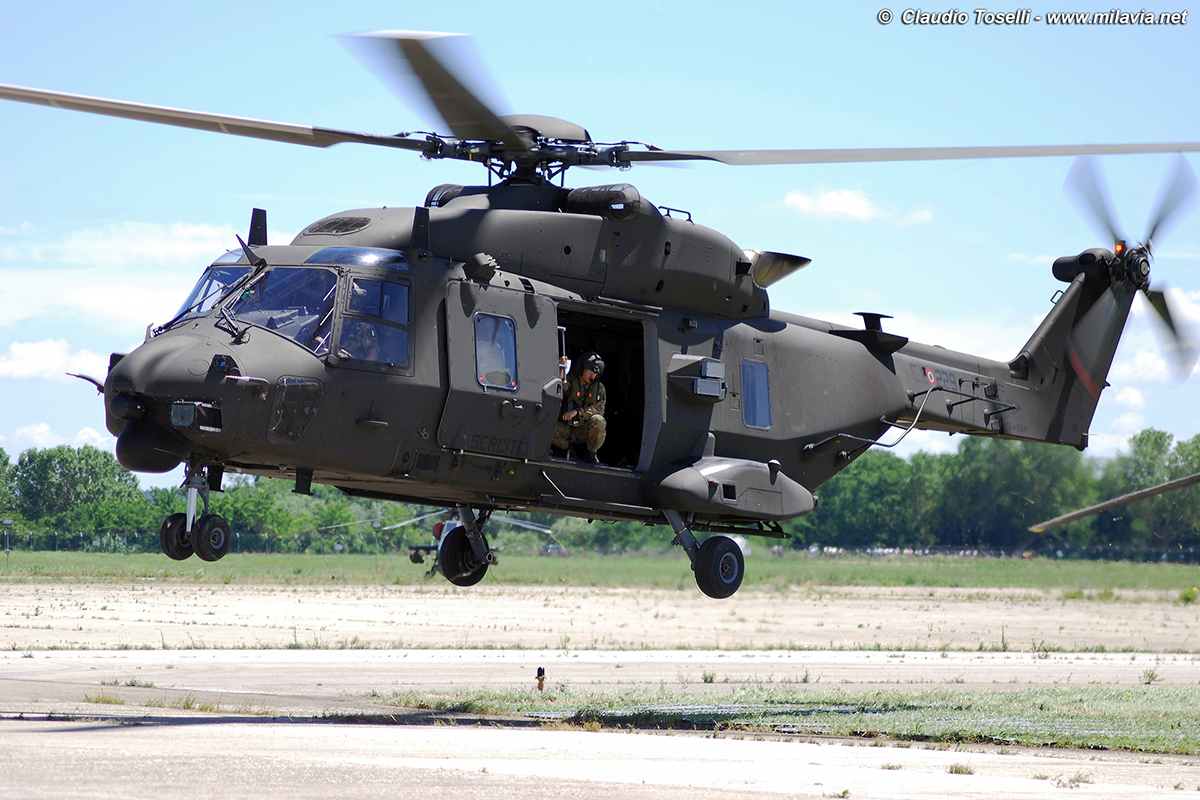Italian Army Airmobile Permanent Training III - MILAVIA Military ...